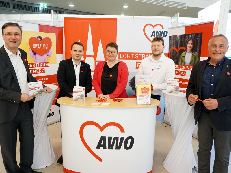 AWO verschenkt über 500 Herzen – AWO Straubing